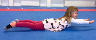 Support good posture with 6 fun activities | MoovKids : MoovKids