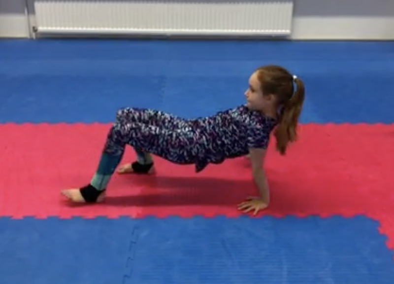 Support good posture with 6 fun activities | MoovKids : MoovKids